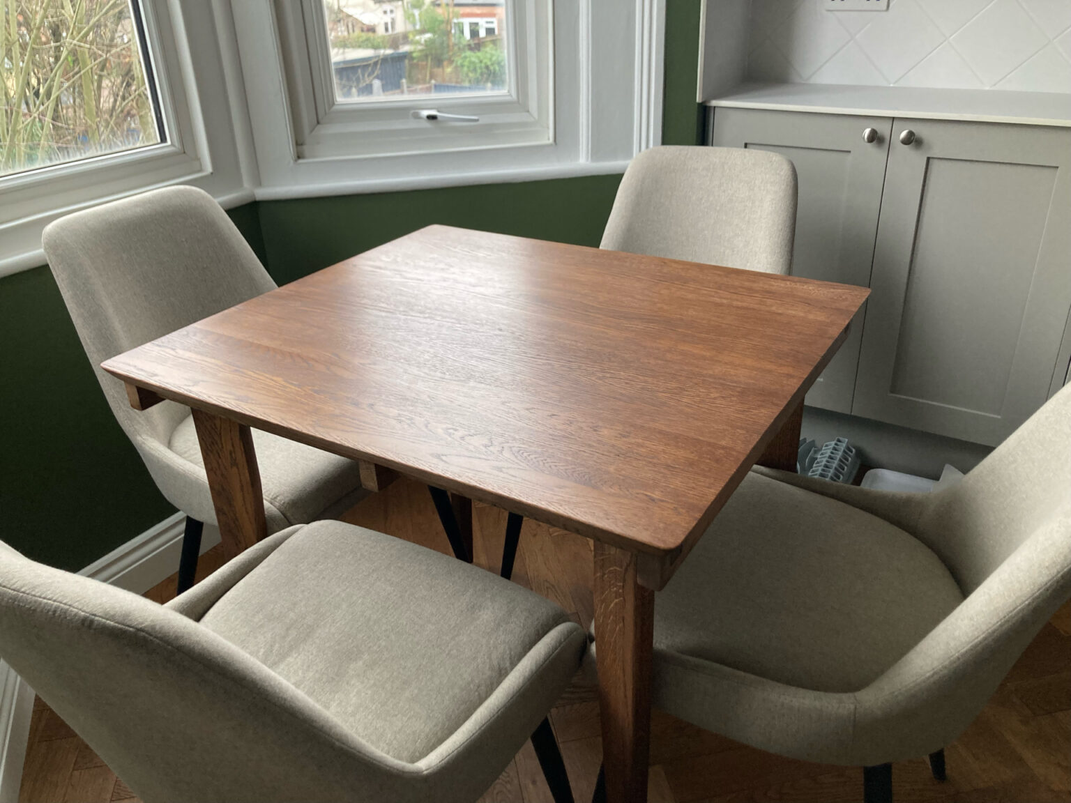 What Is the Ideal Height for a Desk or Dining Table?